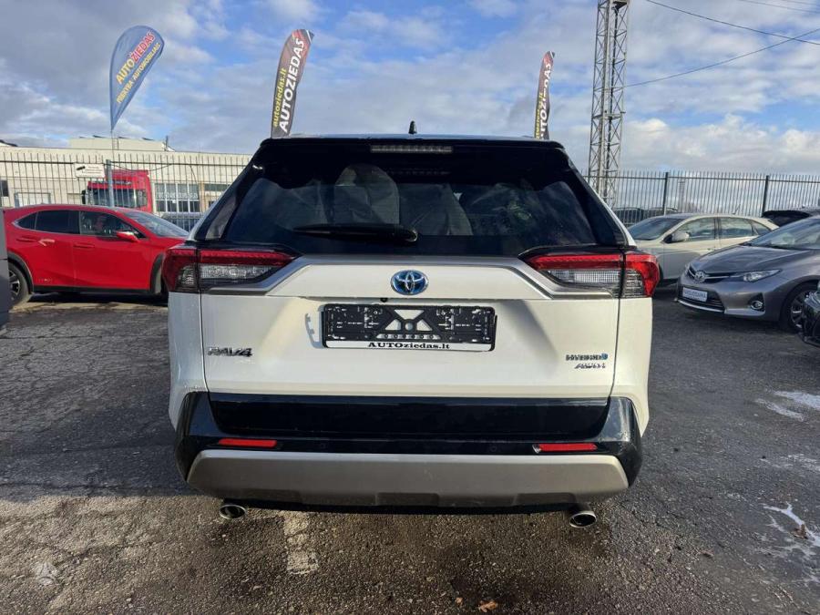 Balts Toyota RAV4 2023 Panevēža, ar dzinēja tilpumu 2.50 L un nobraukumu 63 tūkst. km par 31500 €, foto 8 vietnē AUTOMOTO.COM.LV