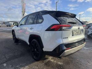 Balts Toyota RAV4 2023 Panevēža, ar dzinēja tilpumu 2.50 L un nobraukumu 63 tūkst. km par 31500 €, foto 9 vietnē AUTOMOTO.COM.LV