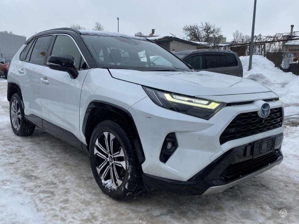 Balts Toyota RAV4 2023 Viļņa, ar dzinēja tilpumu 2.49 L un nobraukumu 196 tūkst. km par 23900 €, foto 2 vietnē AUTOMOTO.COM.LV