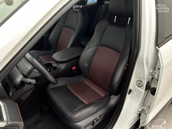 Balts Toyota RAV4 2023 Avižieniai, ar dzinēja tilpumu 2.50 L un nobraukumu 50 tūkst. km par 32000 €, foto 5 vietnē AUTOMOTO.COM.LV
