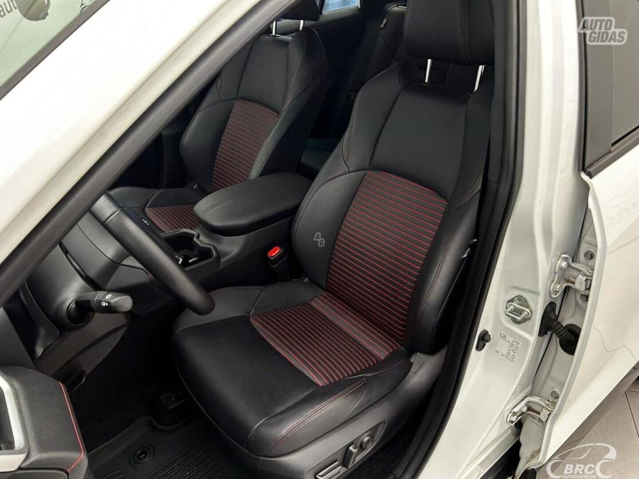 Белый Тойота РАВ 4 2023 в Авиженяй, объемом двигателя 2.50 л и пробегом 50 тыс. км за 32000 €, фото 6 на AUTOMOTO.COM.LV