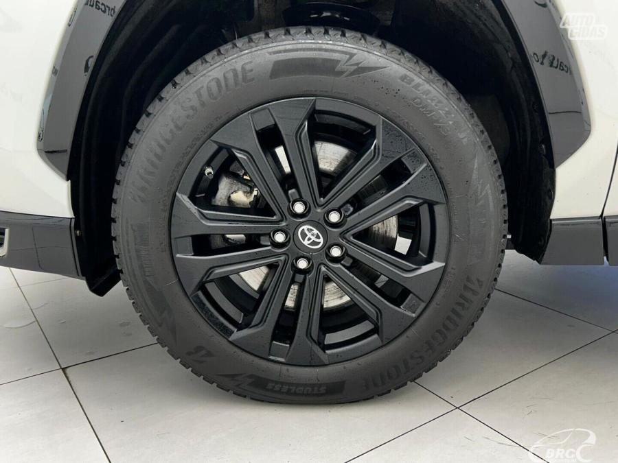 Белый Тойота РАВ 4 2023 в Авиженяй, объемом двигателя 2.50 л и пробегом 50 тыс. км за 32000 €, фото 30 на AUTOMOTO.COM.LV