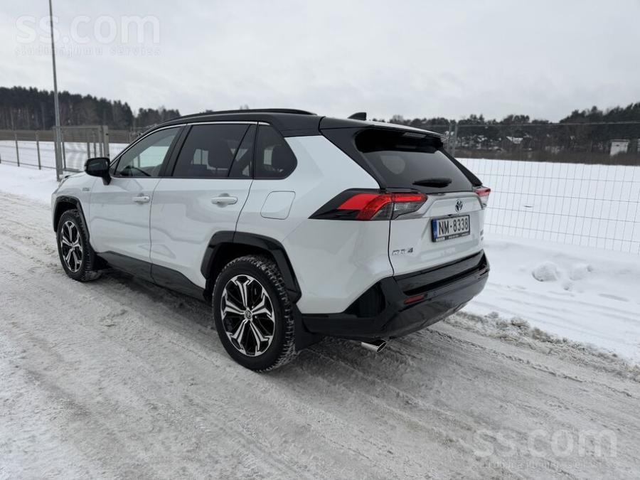 Balts Toyota RAV4 2023 Rīga, ar dzinēja tilpumu 2.50 L un nobraukumu 36 tūkst. km par 45500 €, foto 3 vietnē AUTOMOTO.COM.LV
