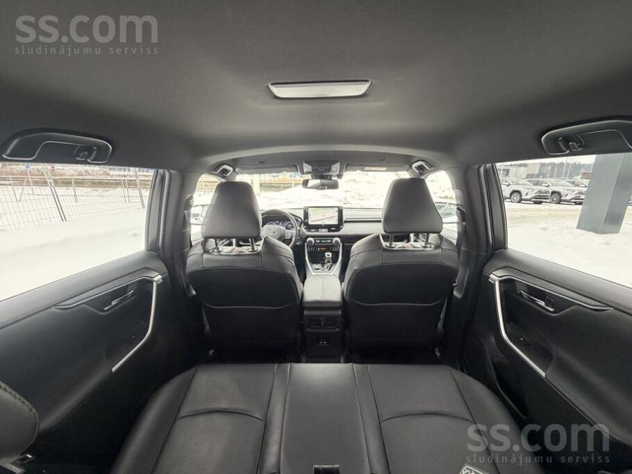 Balts Toyota RAV4 2023 Rīga, ar dzinēja tilpumu 2.50 L un nobraukumu 36 tūkst. km par 45500 €, foto 6 vietnē AUTOMOTO.COM.LV
