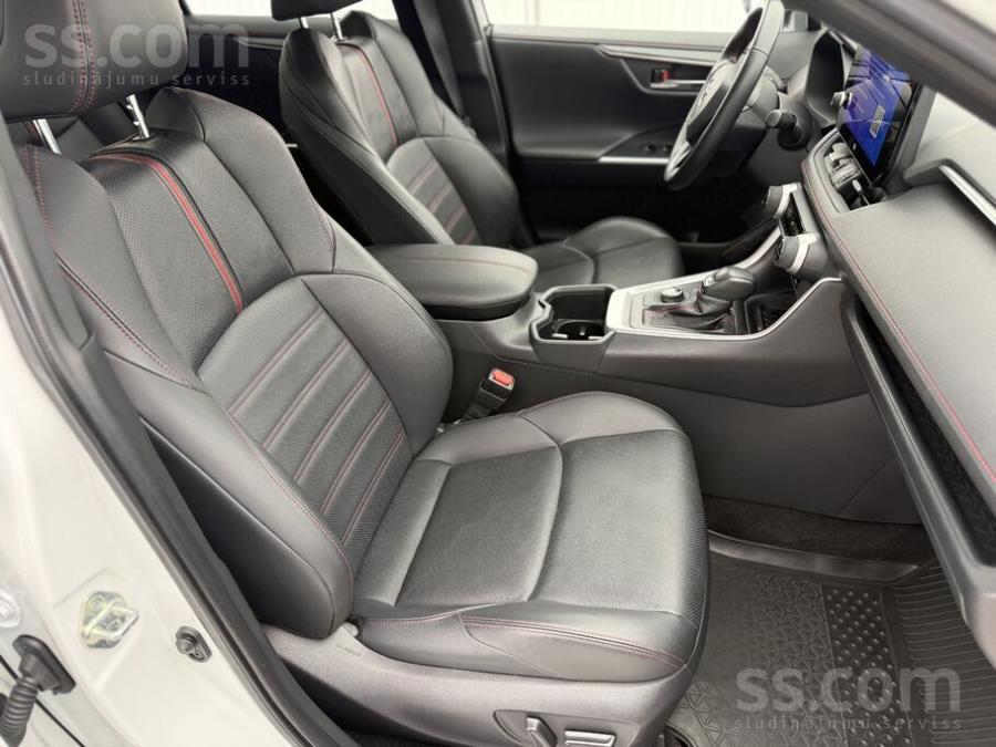 Balts Toyota RAV4 2023 Rīga, ar dzinēja tilpumu 2.50 L un nobraukumu 36 tūkst. km par 45500 €, foto 8 vietnē AUTOMOTO.COM.LV