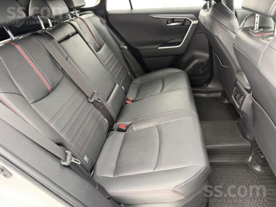 Balts Toyota RAV4 2023 Rīga, ar dzinēja tilpumu 2.50 L un nobraukumu 36 tūkst. km par 45500 €, foto 9 vietnē AUTOMOTO.COM.LV