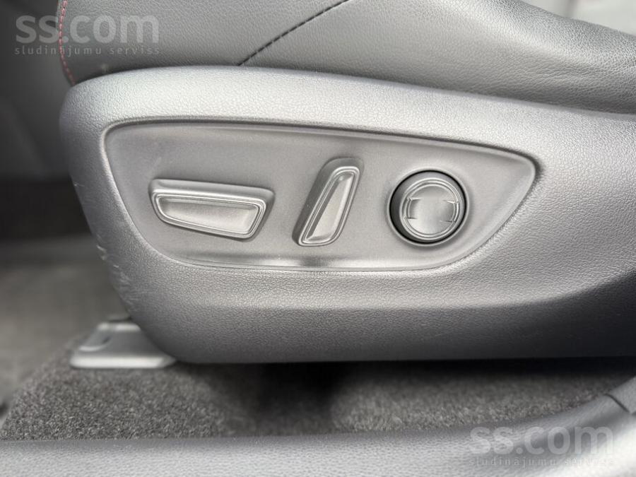 Balts Toyota RAV4 2023 Rīga, ar dzinēja tilpumu 2.50 L un nobraukumu 36 tūkst. km par 45500 €, foto 14 vietnē AUTOMOTO.COM.LV