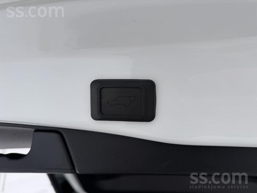 Balts Toyota RAV4 2023 Rīga, ar dzinēja tilpumu 2.50 L un nobraukumu 36 tūkst. km par 45500 €, foto 18 vietnē AUTOMOTO.COM.LV