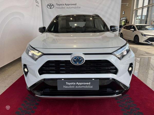 Balts Toyota RAV4 2023 Šauļi, ar dzinēja tilpumu 2.49 L un nobraukumu 50 tūkst. km par 34900 €, foto 3 vietnē AUTOMOTO.COM.LV