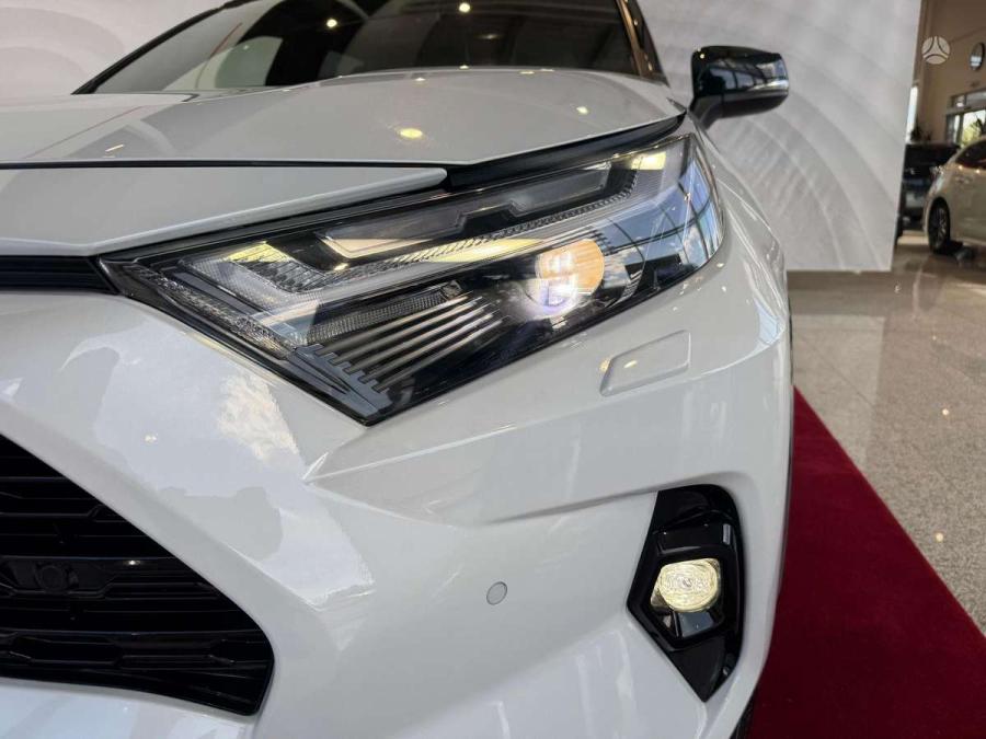 Balts Toyota RAV4 2023 Šauļi, ar dzinēja tilpumu 2.49 L un nobraukumu 50 tūkst. km par 34900 €, foto 5 vietnē AUTOMOTO.COM.LV