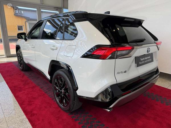 Balts Toyota RAV4 2023 Šauļi, ar dzinēja tilpumu 2.49 L un nobraukumu 50 tūkst. km par 34900 €, foto 6 vietnē AUTOMOTO.COM.LV