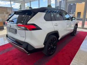 Balts Toyota RAV4 2023 Šauļi, ar dzinēja tilpumu 2.49 L un nobraukumu 50 tūkst. km par 34900 €, foto 8 vietnē AUTOMOTO.COM.LV