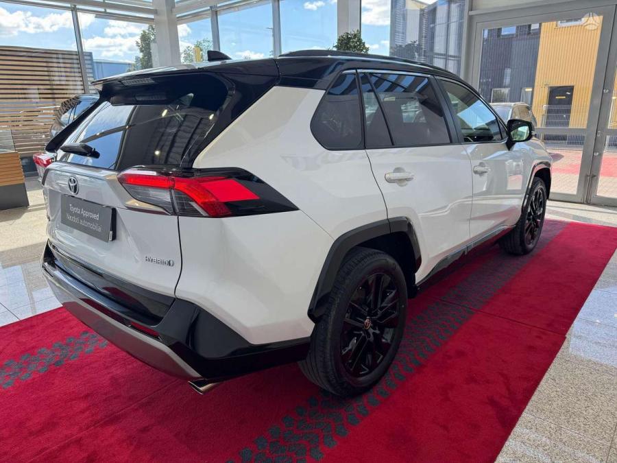 Balts Toyota RAV4 2023 Šauļi, ar dzinēja tilpumu 2.49 L un nobraukumu 50 tūkst. km par 34900 €, foto 8 vietnē AUTOMOTO.COM.LV