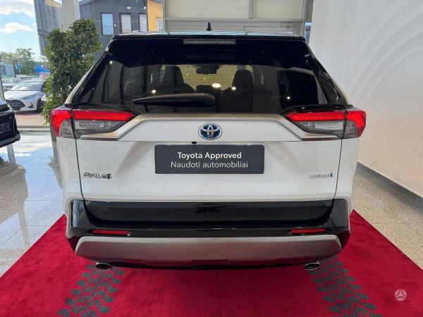 Balts Toyota RAV4 2023 Šauļi, ar dzinēja tilpumu 2.49 L un nobraukumu 50 tūkst. km par 34900 €, foto 8 vietnē AUTOMOTO.COM.LV