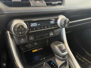 Balts Toyota RAV4 2023 Šauļi, ar dzinēja tilpumu 2.49 L un nobraukumu 50 tūkst. km par 34900 €, foto 24 vietnē AUTOMOTO.COM.LV