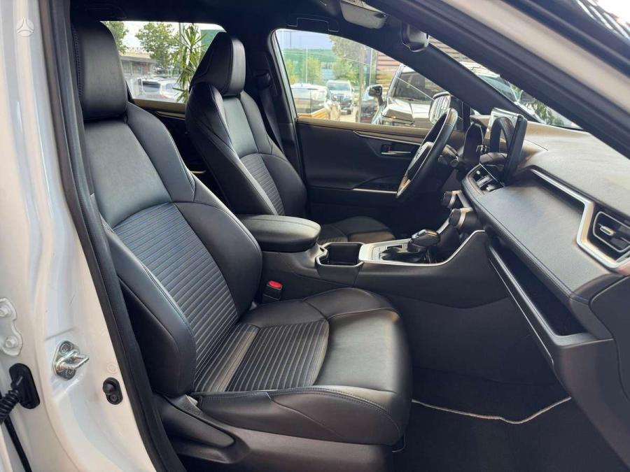 Balts Toyota RAV4 2023 Šauļi, ar dzinēja tilpumu 2.49 L un nobraukumu 50 tūkst. km par 34900 €, foto 27 vietnē AUTOMOTO.COM.LV