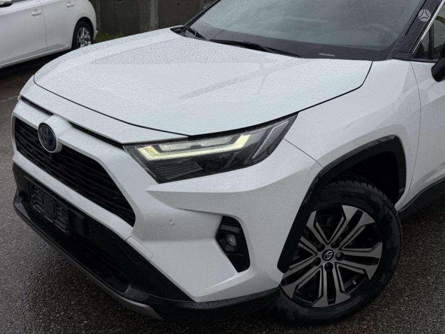 Balts Toyota RAV4 2023 Viļņa, ar dzinēja tilpumu 2.49 L un nobraukumu 196 tūkst. km par 26900 €, foto 4 vietnē AUTOMOTO.COM.LV