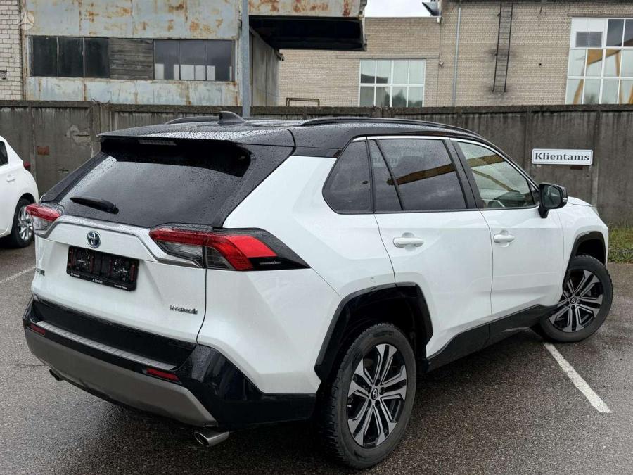 Balts Toyota RAV4 2023 Viļņa, ar dzinēja tilpumu 2.49 L un nobraukumu 196 tūkst. km par 26900 €, foto 9 vietnē AUTOMOTO.COM.LV