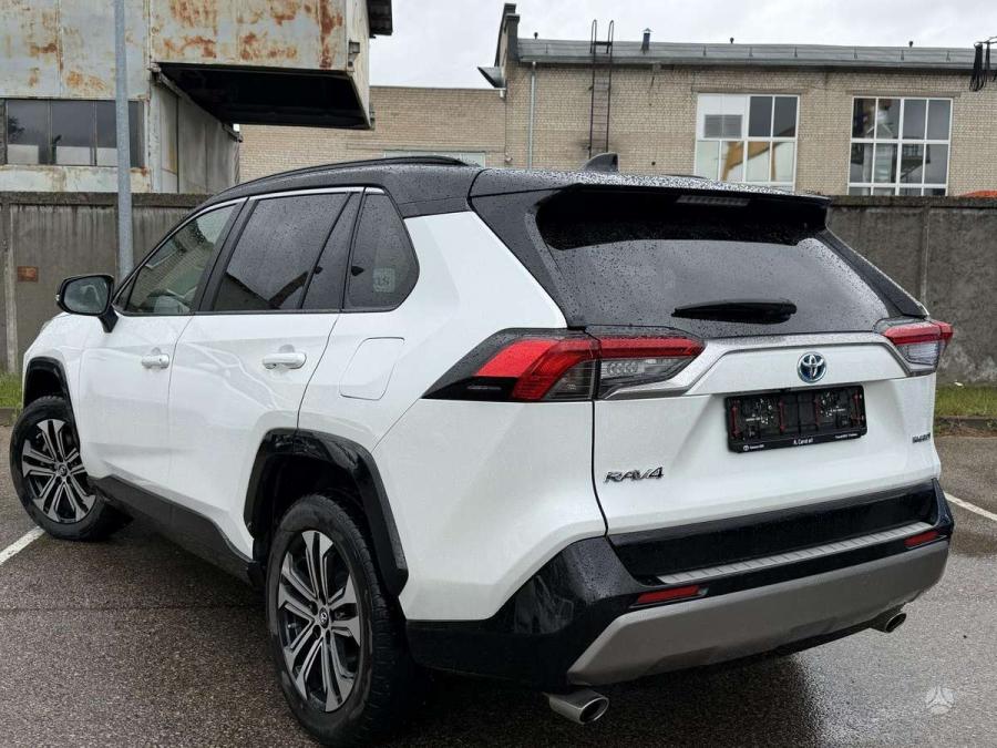 Balts Toyota RAV4 2023 Viļņa, ar dzinēja tilpumu 2.49 L un nobraukumu 196 tūkst. km par 26900 €, foto 12 vietnē AUTOMOTO.COM.LV