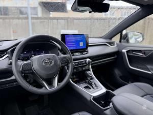 Balts Toyota RAV4 2023 Viļņa, ar dzinēja tilpumu 2.49 L un nobraukumu 196 tūkst. km par 26900 €, foto 16 vietnē AUTOMOTO.COM.LV