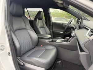 Balts Toyota RAV4 2023 Viļņa, ar dzinēja tilpumu 2.49 L un nobraukumu 196 tūkst. km par 26900 €, foto 19 vietnē AUTOMOTO.COM.LV