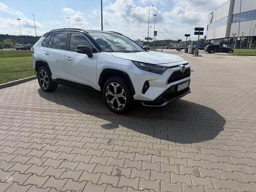 Белый Тойота РАВ 4 2023 в Вильнюс, объемом двигателя 2.49 л и пробегом 170 тыс. км за 34200 €, фото 4 на AUTOMOTO.COM.LV