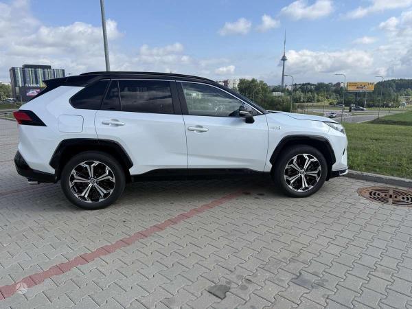 Balts Toyota RAV4 2023 Viļņa, ar dzinēja tilpumu 2.49 L un nobraukumu 170 tūkst. km par 34200 €, foto 4 vietnē AUTOMOTO.COM.LV