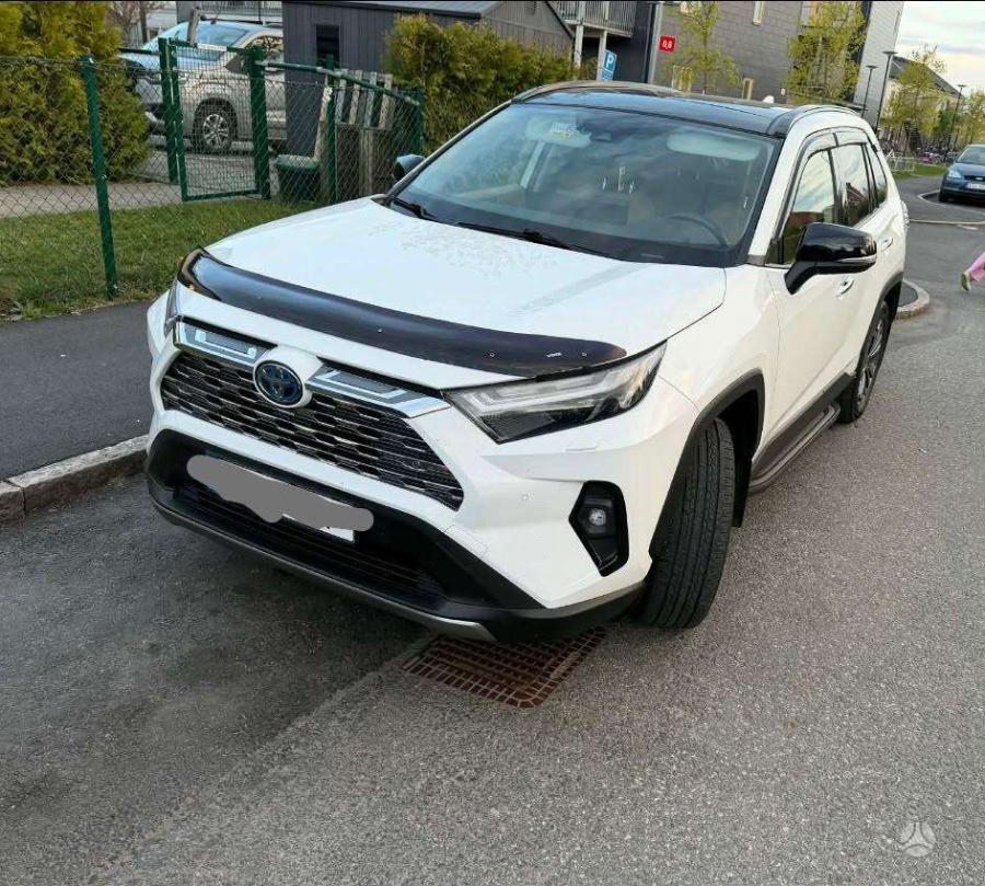 Белый Тойота РАВ 4 2023 в Шяуляй, объемом двигателя 2.50 л и пробегом 270 тыс. км за 23999 €, фото 1 на AUTOMOTO.COM.LV