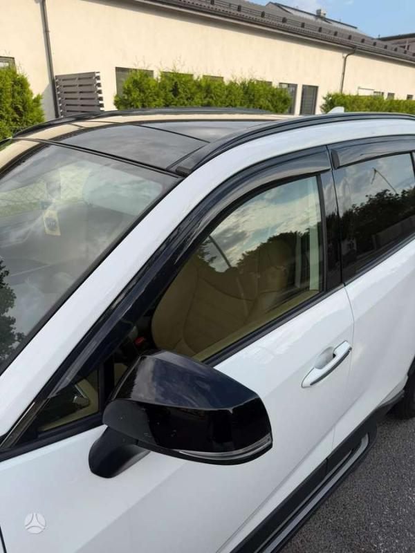 White Toyota RAV4 2023 in Siauliai, with an engine capacity of 2.50 L and mileage of 270 thousand km for 23999 €, photo 7 on AUTOMOTO.COM.LV