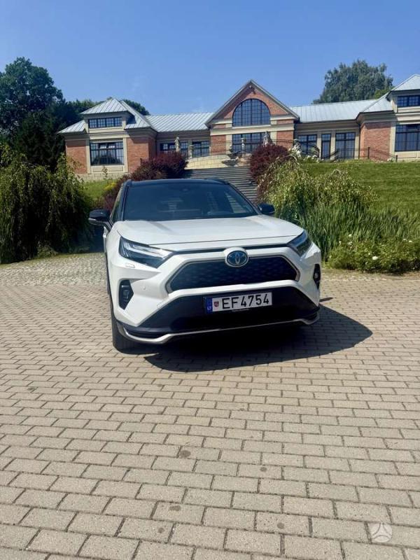 Balts Toyota RAV4 2023 Viļņa, ar dzinēja tilpumu 2.49 L un nobraukumu 171 tūkst. km par 33500 €, foto 3 vietnē AUTOMOTO.COM.LV