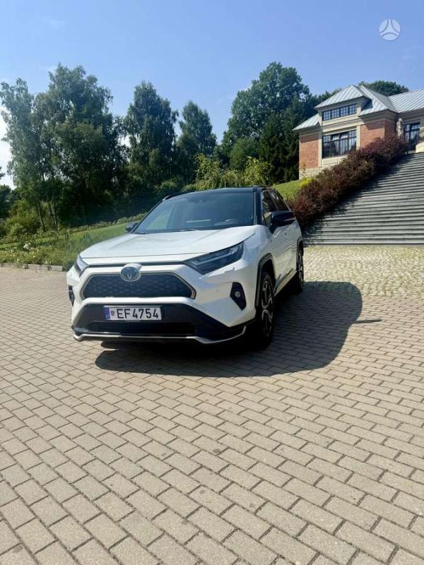 Balts Toyota RAV4 2023 Viļņa, ar dzinēja tilpumu 2.49 L un nobraukumu 171 tūkst. km par 33500 €, foto 4 vietnē AUTOMOTO.COM.LV