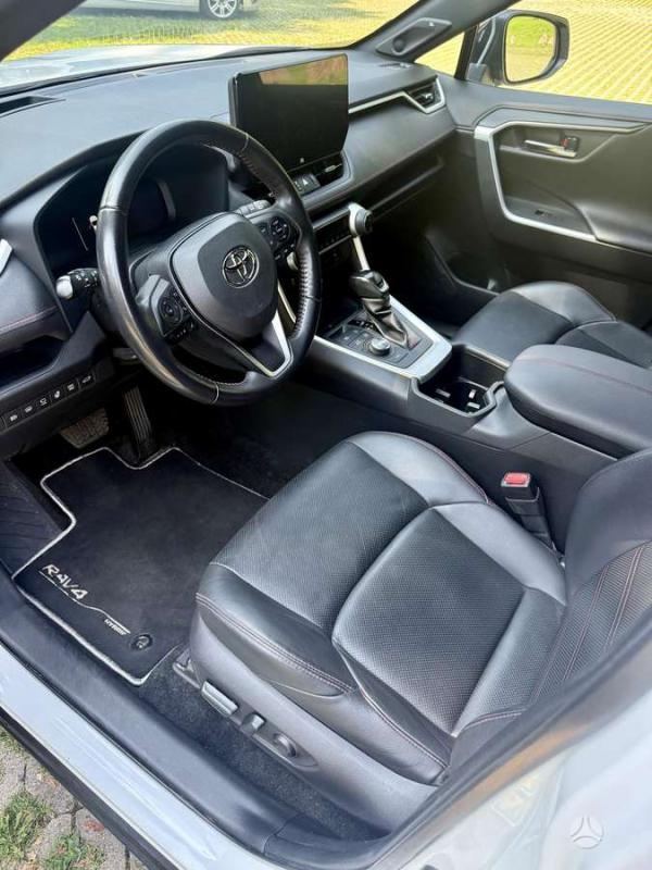 Balts Toyota RAV4 2023 Viļņa, ar dzinēja tilpumu 2.49 L un nobraukumu 171 tūkst. km par 33500 €, foto 8 vietnē AUTOMOTO.COM.LV