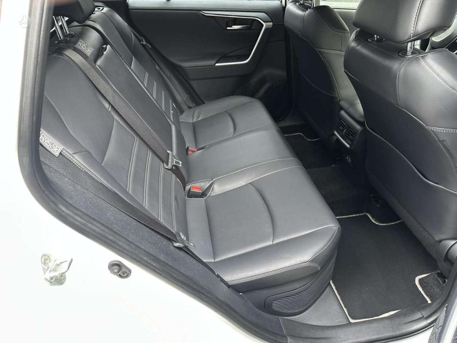 Balts Toyota RAV4 2023 Viļņa, ar dzinēja tilpumu 2.50 L un nobraukumu 151 tūkst. km par 29950 €, foto 6 vietnē AUTOMOTO.COM.LV
