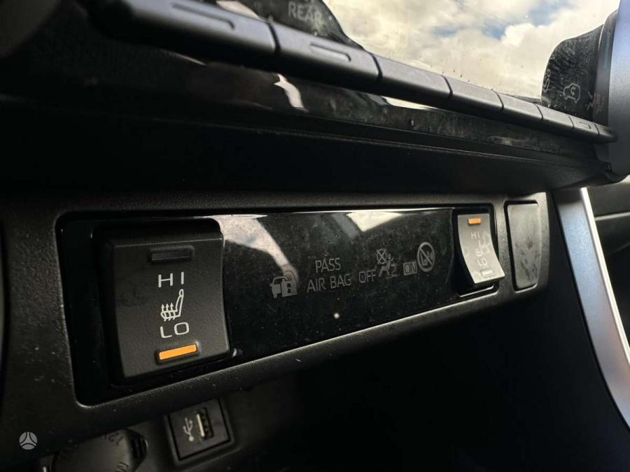 Balts Toyota RAV4 2023 Viļņa, ar dzinēja tilpumu 2.50 L un nobraukumu 151 tūkst. km par 29950 €, foto 20 vietnē AUTOMOTO.COM.LV