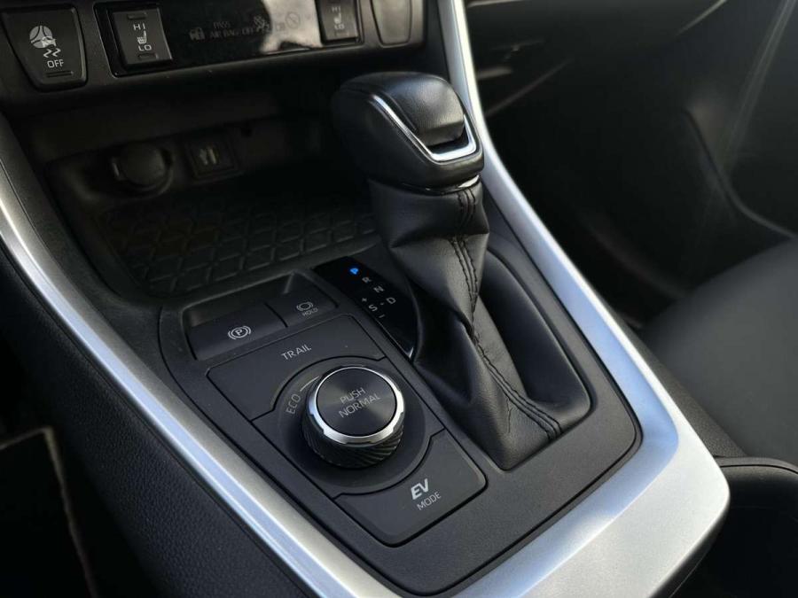 Balts Toyota RAV4 2023 Viļņa, ar dzinēja tilpumu 2.50 L un nobraukumu 151 tūkst. km par 29950 €, foto 21 vietnē AUTOMOTO.COM.LV