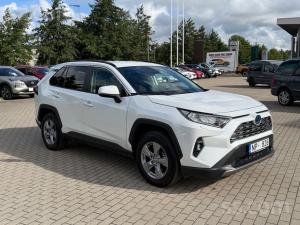 Белый Тойота РАВ 4 2023 в Лиепая, объемом двигателя 2.50 л и пробегом 56 тыс. км за 32900 €, фото 5 на AUTOMOTO.COM.LV