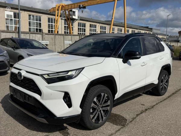 White Toyota RAV4 2023 in Vilnius, with an engine capacity of 2.49 L and mileage of 196 thousand km for 23900 €, photo 1 on AUTOMOTO.COM.LV