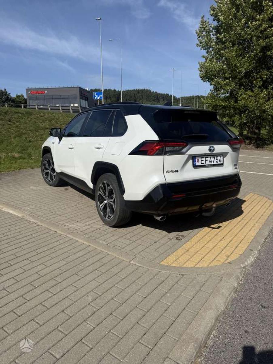 Balts Toyota RAV4 2023 Viļņa, ar dzinēja tilpumu 2.49 L un nobraukumu 171 tūkst. km par 33100 €, foto 5 vietnē AUTOMOTO.COM.LV