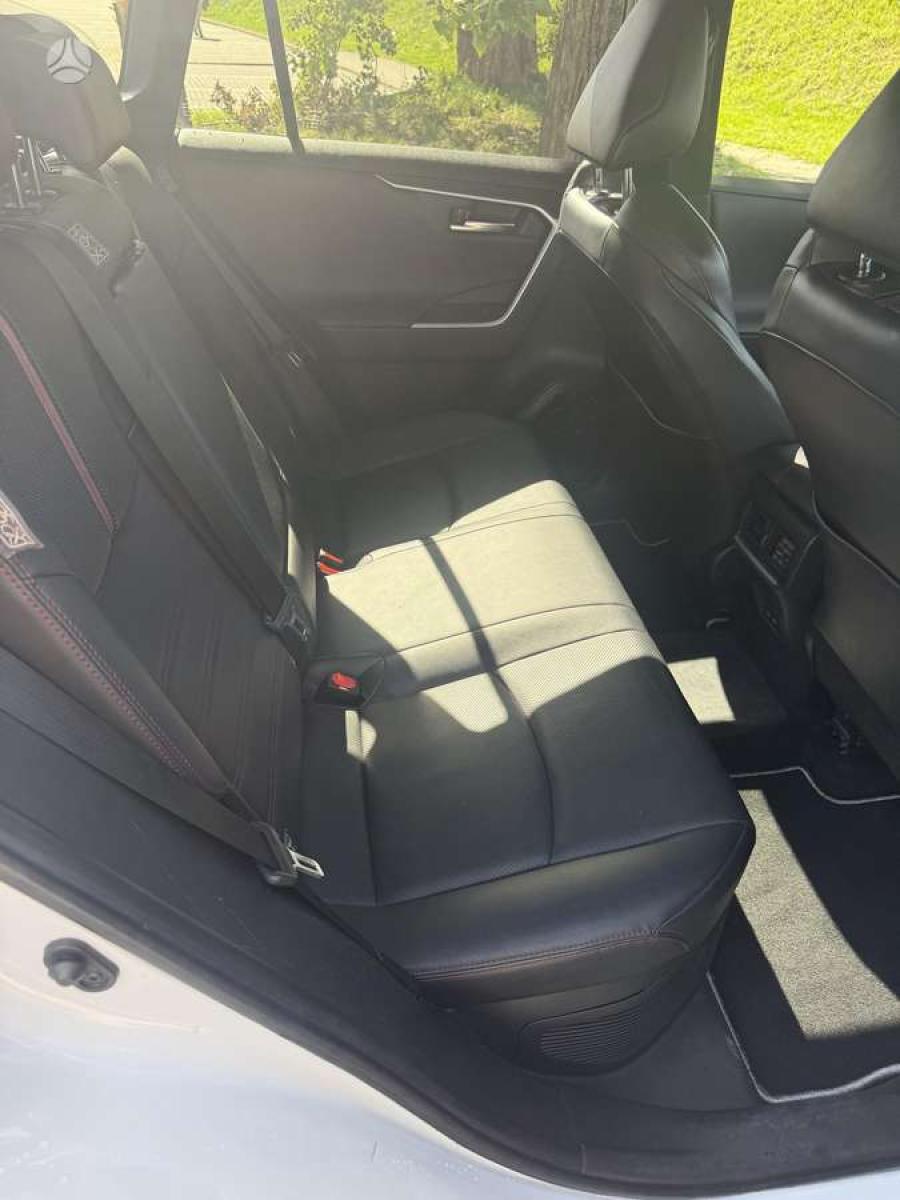 Balts Toyota RAV4 2023 Viļņa, ar dzinēja tilpumu 2.49 L un nobraukumu 171 tūkst. km par 33100 €, foto 10 vietnē AUTOMOTO.COM.LV