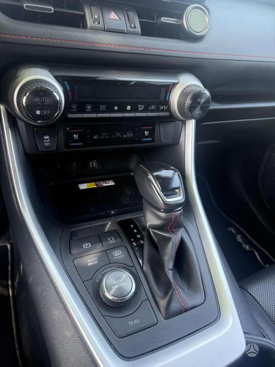 Balts Toyota RAV4 2023 Viļņa, ar dzinēja tilpumu 2.49 L un nobraukumu 171 tūkst. km par 33100 €, foto 15 vietnē AUTOMOTO.COM.LV