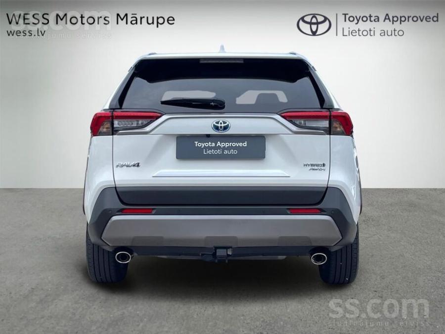 Balts Toyota RAV4 2023 Rīga, ar dzinēja tilpumu 2.50 L un nobraukumu 45 tūkst. km par 36990 €, foto 5 vietnē AUTOMOTO.COM.LV