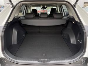 Balts Toyota RAV4 2023 Rīga, ar dzinēja tilpumu 2.50 L un nobraukumu 45 tūkst. km par 36990 €, foto 11 vietnē AUTOMOTO.COM.LV