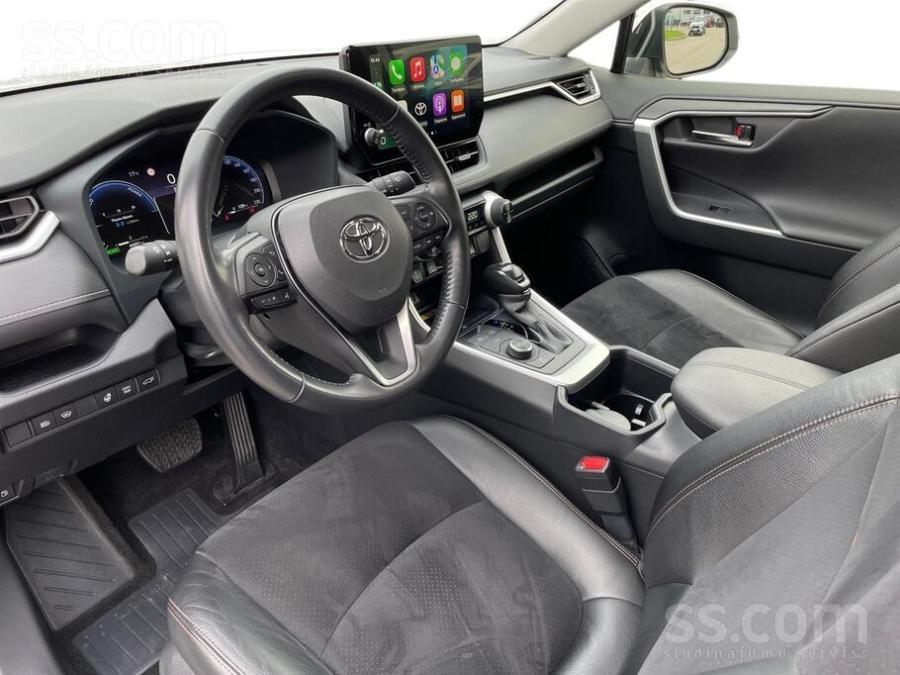 Balts Toyota RAV4 2023 Rīga, ar dzinēja tilpumu 2.50 L un nobraukumu 45 tūkst. km par 36990 €, foto 12 vietnē AUTOMOTO.COM.LV