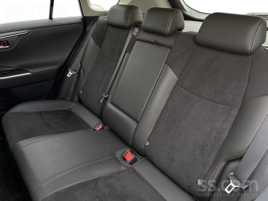 Balts Toyota RAV4 2023 Rīga, ar dzinēja tilpumu 2.50 L un nobraukumu 45 tūkst. km par 36990 €, foto 20 vietnē AUTOMOTO.COM.LV