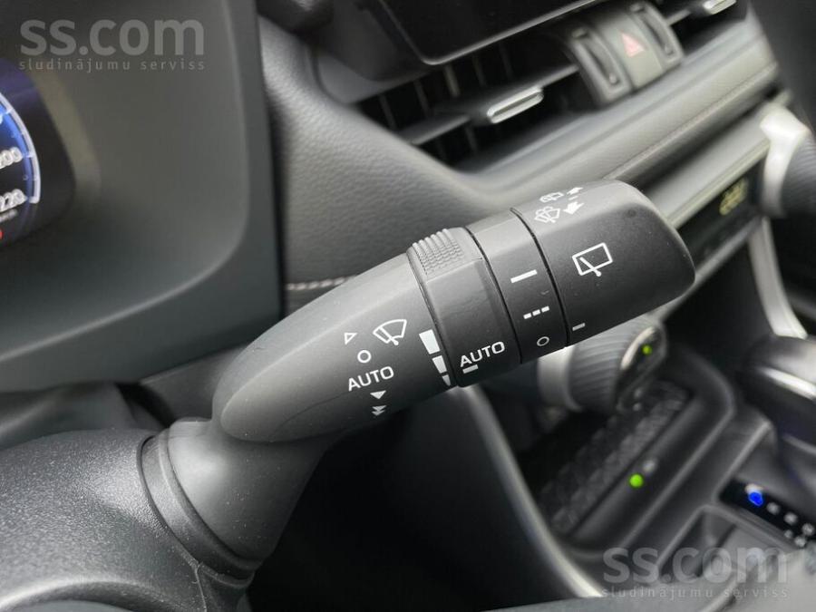 Balts Toyota RAV4 2023 Rīga, ar dzinēja tilpumu 2.50 L un nobraukumu 45 tūkst. km par 36990 €, foto 25 vietnē AUTOMOTO.COM.LV