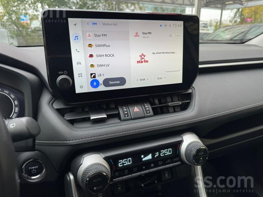 Balts Toyota RAV4 2023 Rīga, ar dzinēja tilpumu 2.50 L un nobraukumu 52 tūkst. km par 29850 €, foto 12 vietnē AUTOMOTO.COM.LV