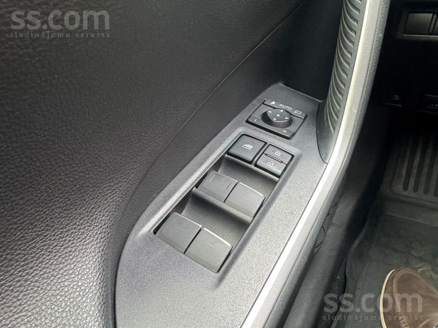 Balts Toyota RAV4 2023 Rīga, ar dzinēja tilpumu 2.50 L un nobraukumu 52 tūkst. km par 29850 €, foto 17 vietnē AUTOMOTO.COM.LV