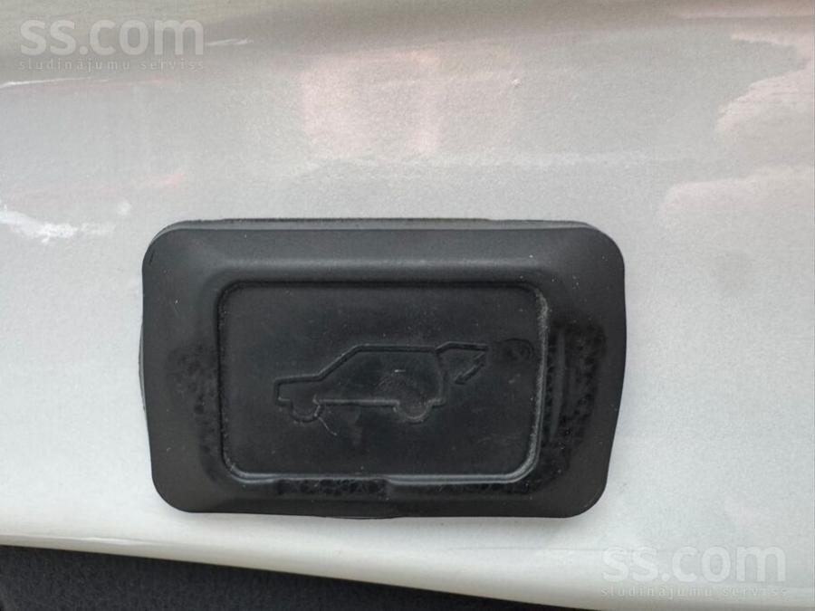 Balts Toyota RAV4 2023 Rīga, ar dzinēja tilpumu 2.50 L un nobraukumu 52 tūkst. km par 29850 €, foto 18 vietnē AUTOMOTO.COM.LV