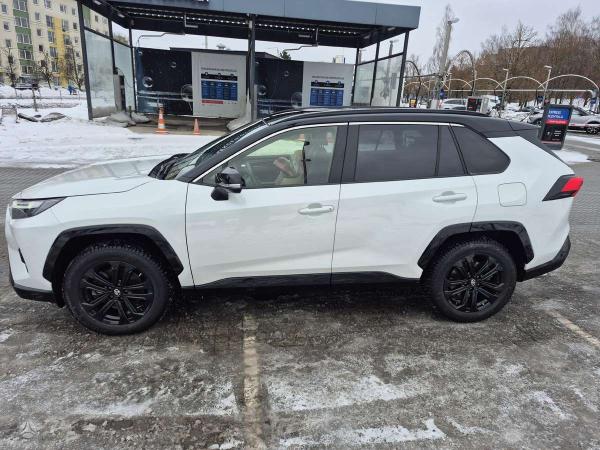 Balts Toyota RAV4 2024 Viļņa, ar dzinēja tilpumu 2.49 L un nobraukumu 20 tūkst. km par 39900 €, foto 3 vietnē AUTOMOTO.COM.LV