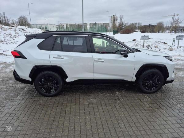 Balts Toyota RAV4 2024 Viļņa, ar dzinēja tilpumu 2.49 L un nobraukumu 20 tūkst. km par 39900 €, foto 7 vietnē AUTOMOTO.COM.LV